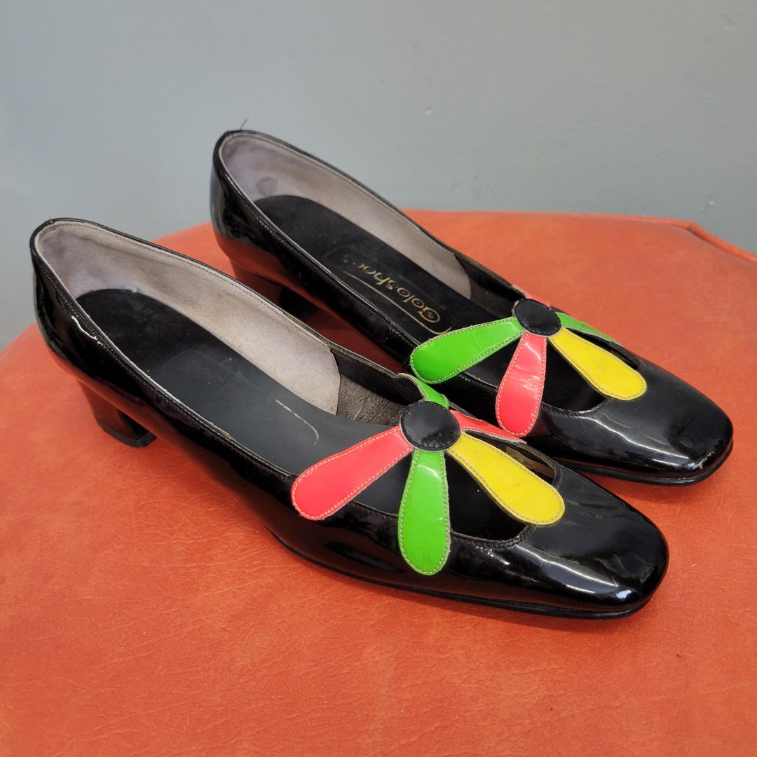 Vtg 70s FLOWER POWER SHOES // Vintage 7.5 Womens Usa Golo Shoes Kitten ...