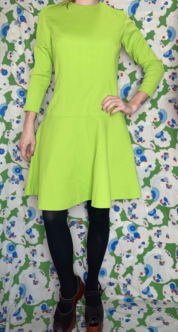SALE! Vintage 1960s Mod Neon Green Dress // 60s Drop … - Gem