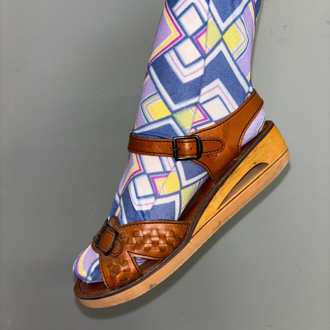 Vtg 70s CUT OUT PLATFORM Sandals // Vintage Hippie Retro Wooden Heels ...
