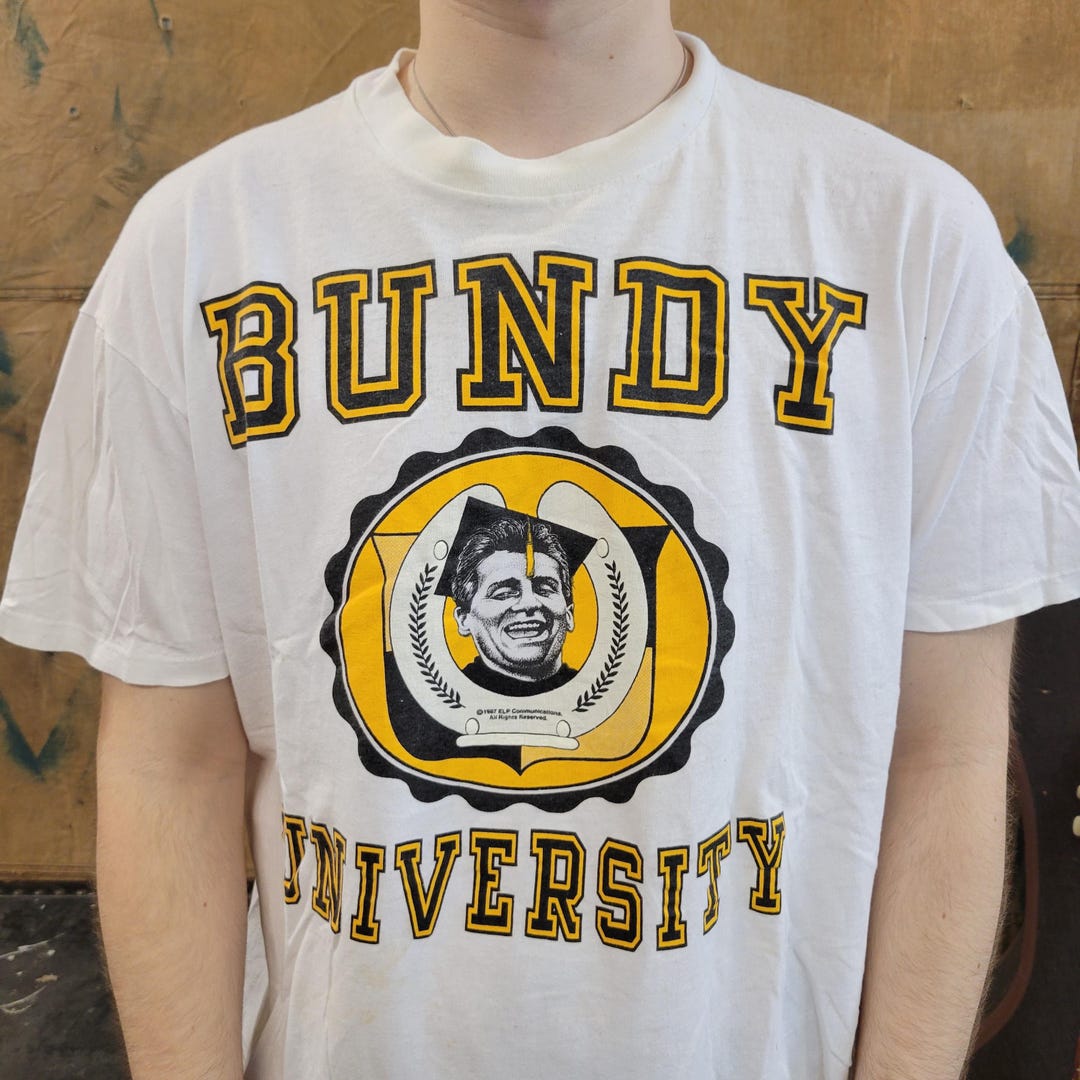 Vtg 90s BUNDY UNIVERSITY TSHIRT // Vintage Ted Married With Children ...