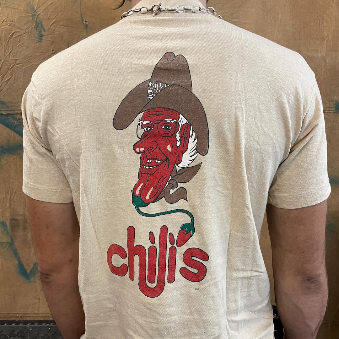 Vtg 80s CHILIS MOCK NECK Tshirt / Vintage Baby Back Ribs Applebees Red Hot Chili Pepper Man Face ...