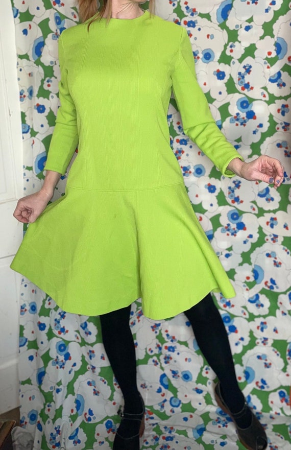 SALE! Vintage 1960s Mod Neon Green Dress // 60s Drop … - Gem