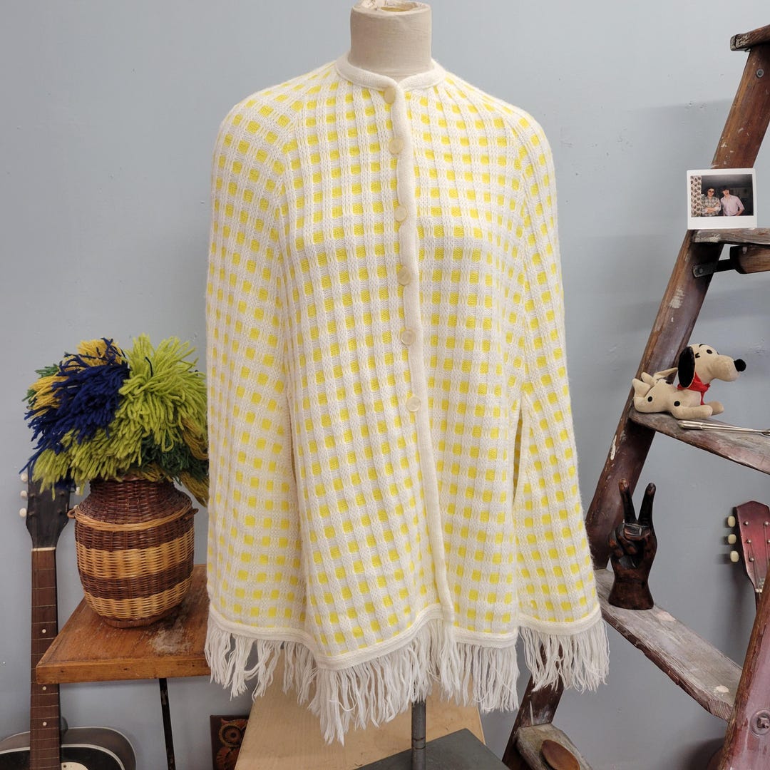 Vtg 70s PLAID FRINGE PONCHO // Vintage Americana Knitting Mills Yellow ...