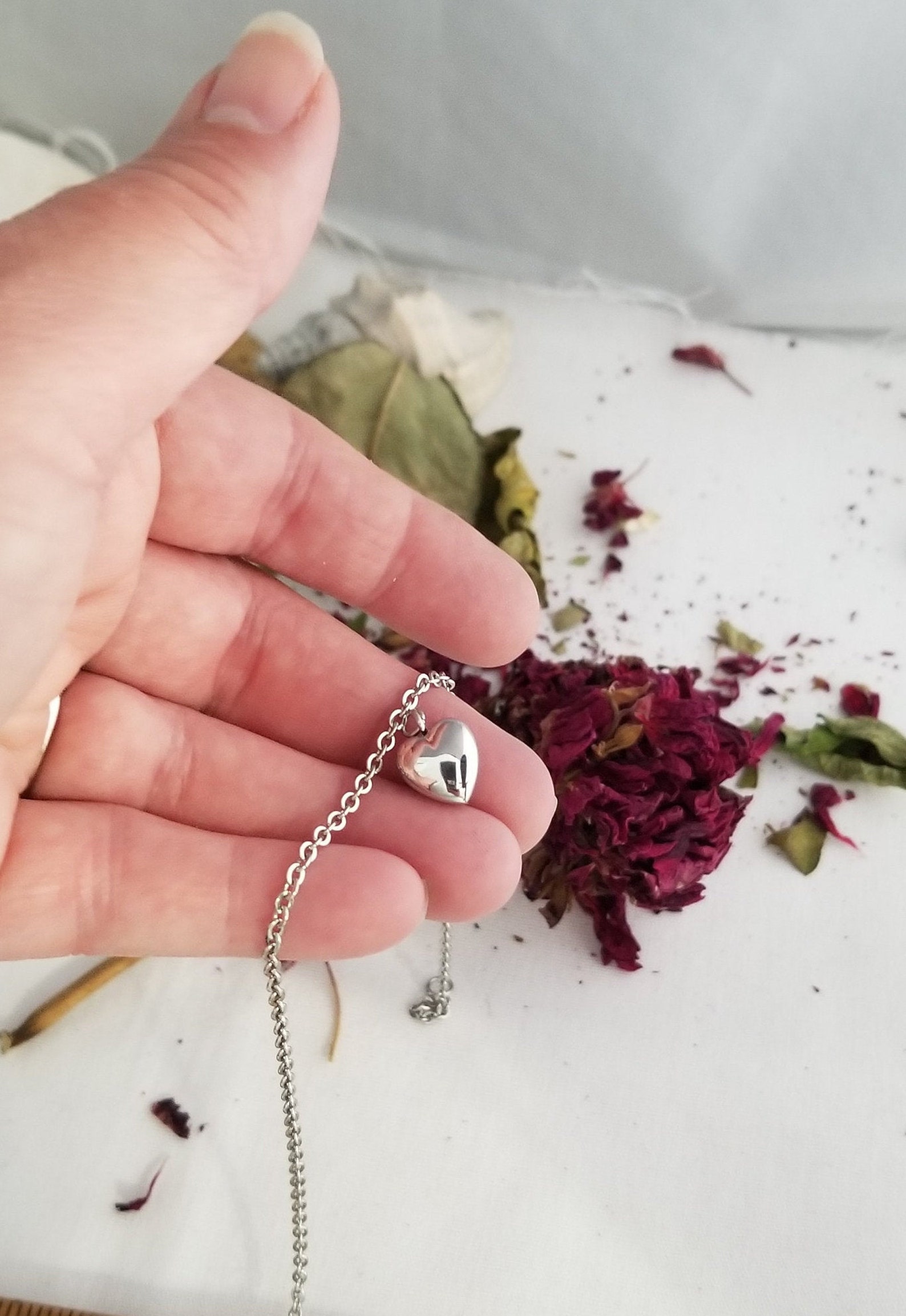 Cremation Ash Tiny Heart Urn, Stainless Keepsake Ash Holder Necklace ...
