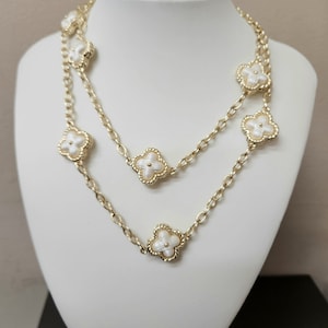 14kt Gold Plated Clover Stainless Steel Grooved Puffy Resin Clamshell ...