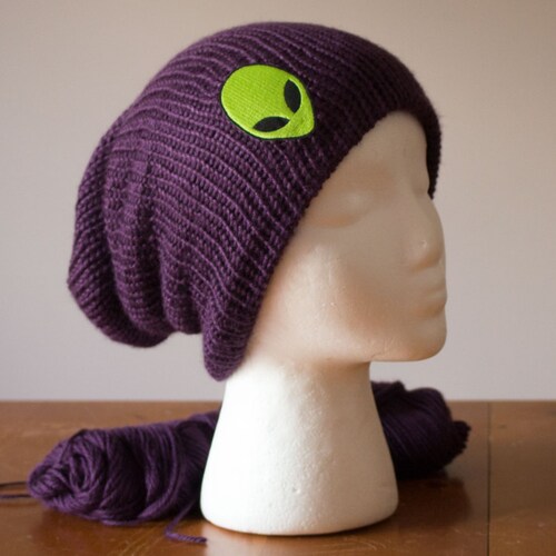 Queen Alien Fetus Maternity T-shirt | Etsy