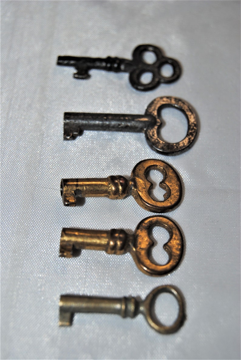 Lot 5 Vintage Small Keys - Etsy