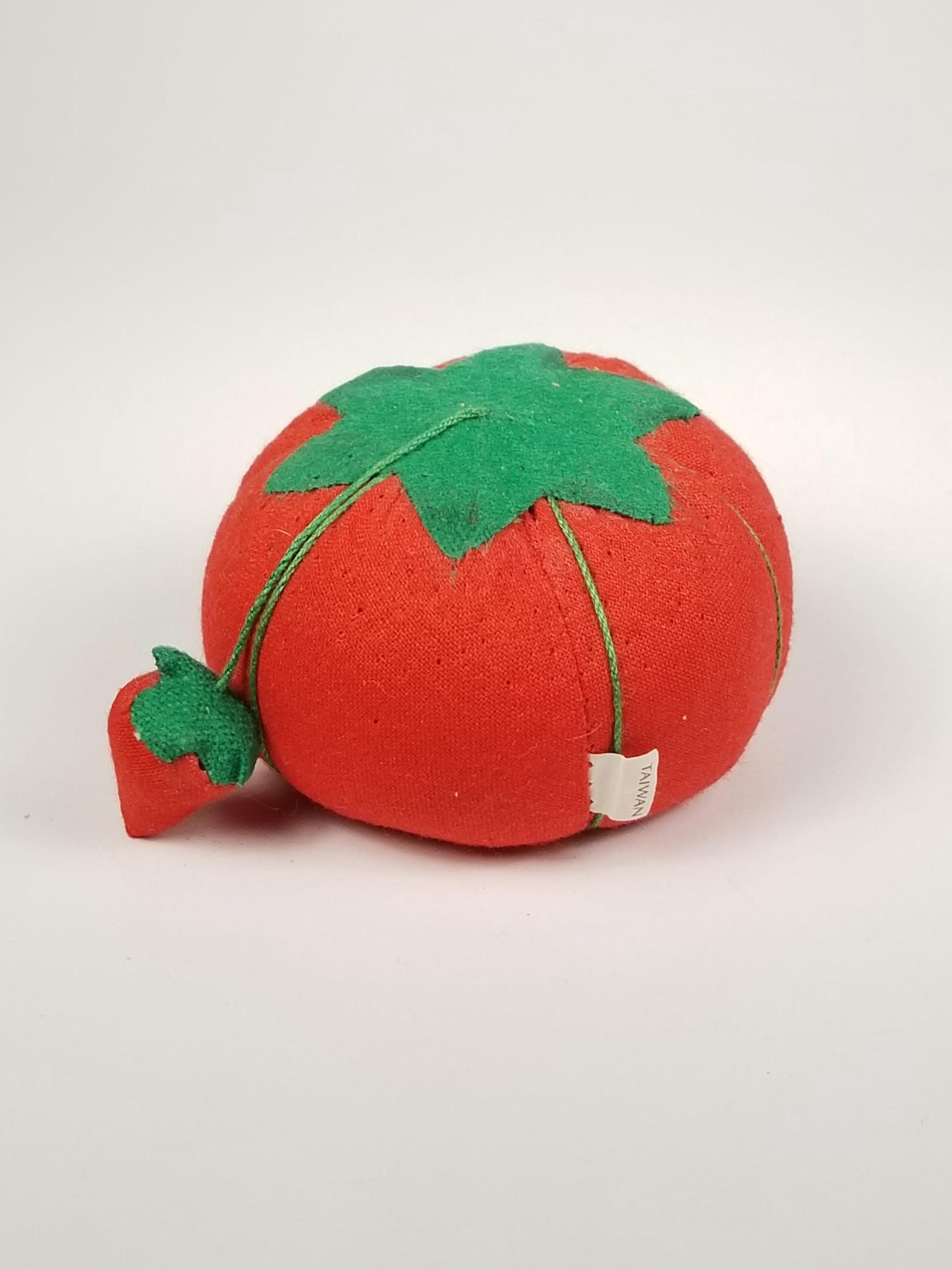 Vintage Nos Retro Collectible Pin Cushion Sewing Tomato Strawberry (you ...