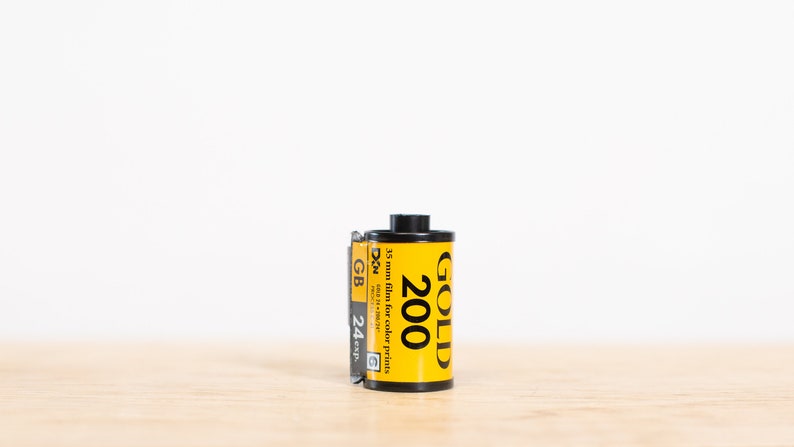 Kodak Gold 200 35mm Color Negative Film - 24 Exposures ISO 200 Film ...