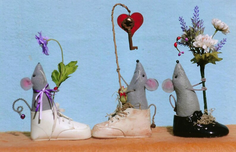 If the Shoe Fits, Hop In! Mouse E-pattern - Etsy