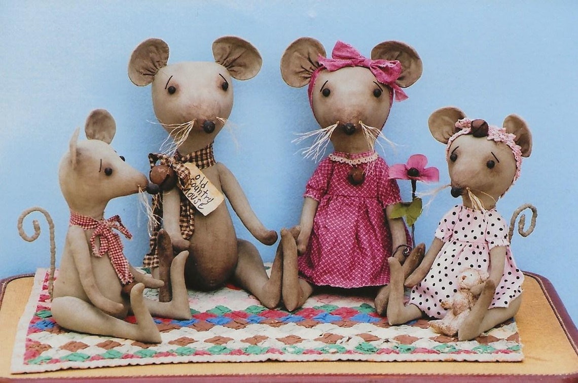Primitive EPATTERN Country Mouse Family | Etsy