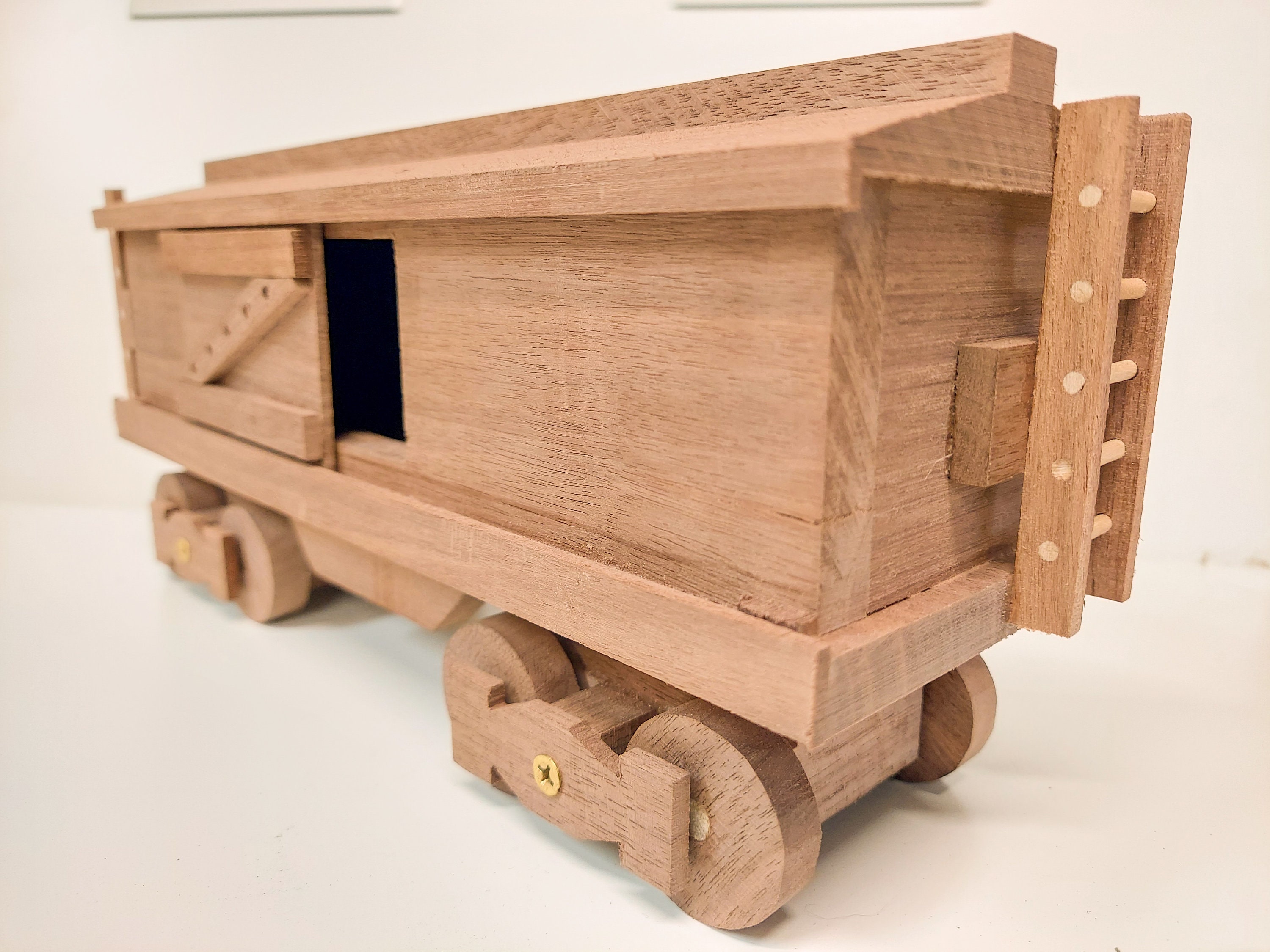 Wood Toy Train (engine and 6 Cars) - Etsy