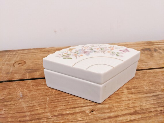 Small 80s Porcelain Box - Gem