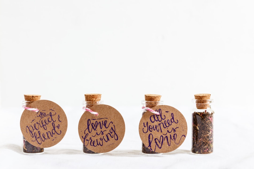 Wedding Favours Tea in 8ml Glass Bottle Edible Wedding Favour Free ...