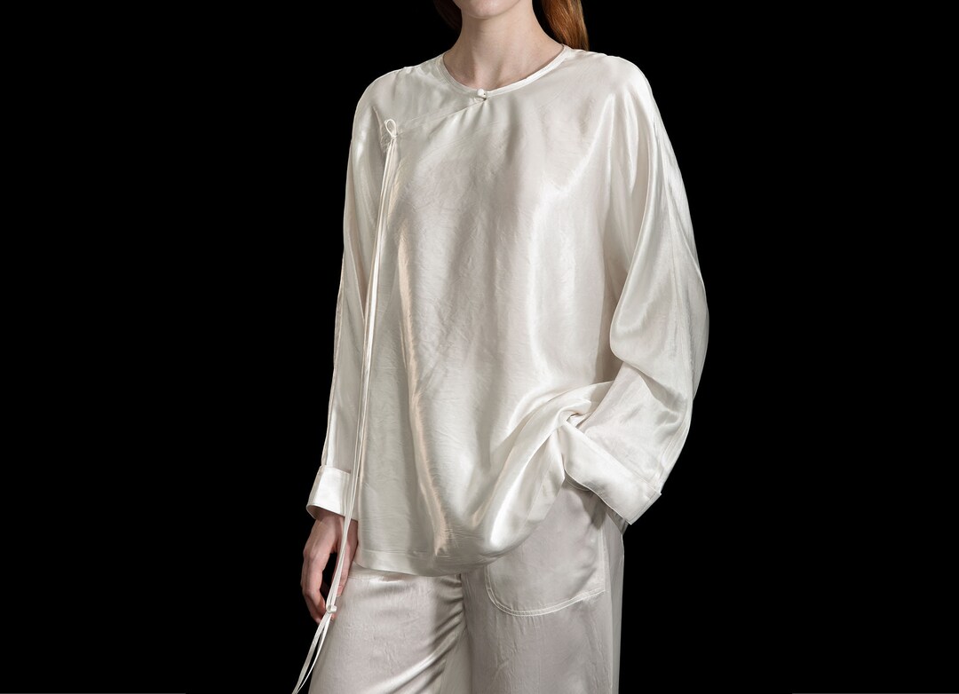 V014---mulberry Silk Cheongsam Pajama Set in Pearl White Color, Taiji ...
