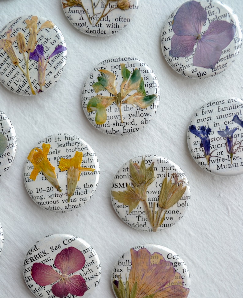 3 Real Pressed Flower Pins Pressed Flower Pin Set on Vintage - Etsy