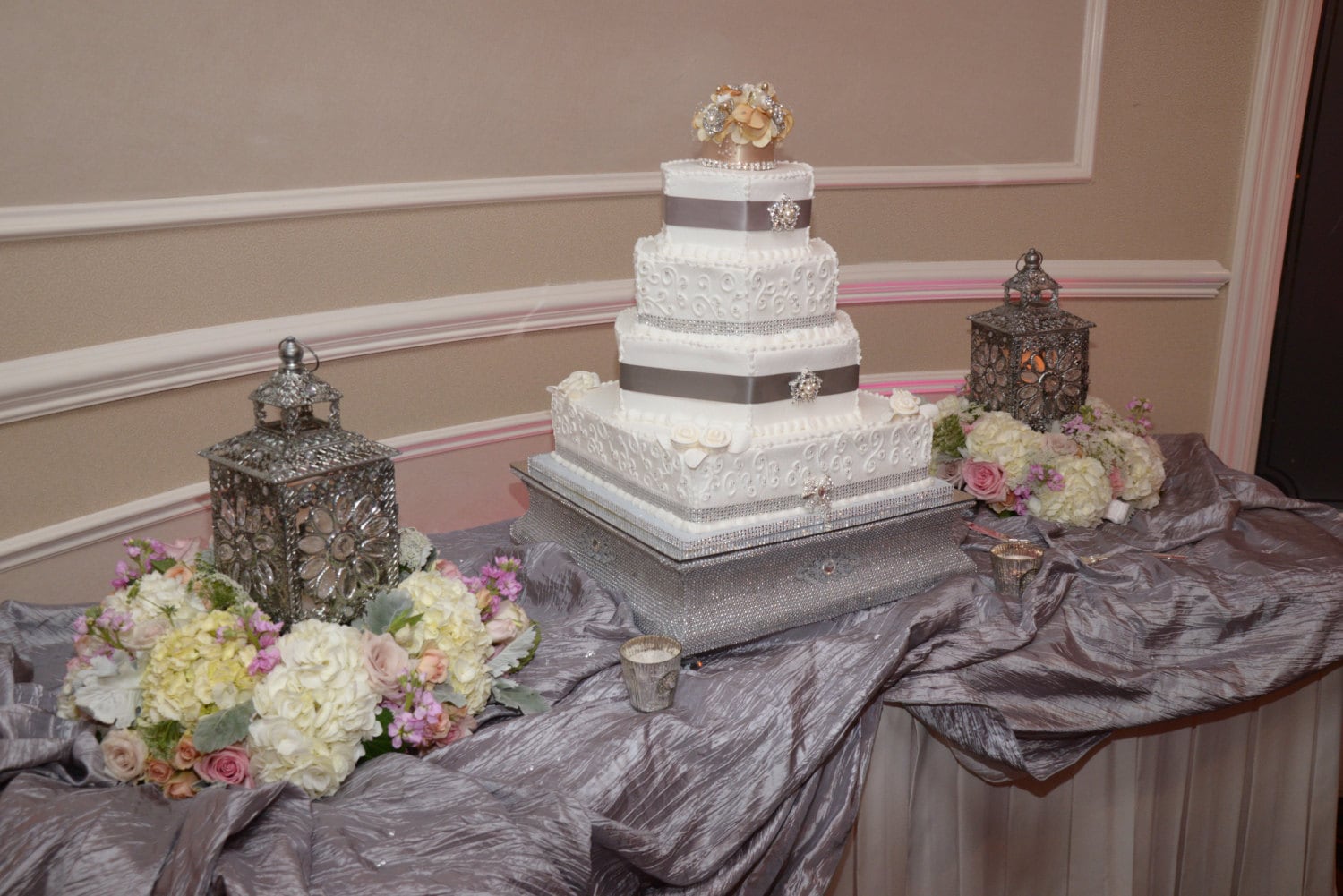 Bling Silver Wedding Cake Stand,square Cake Stand,curvy Cake Stand ...