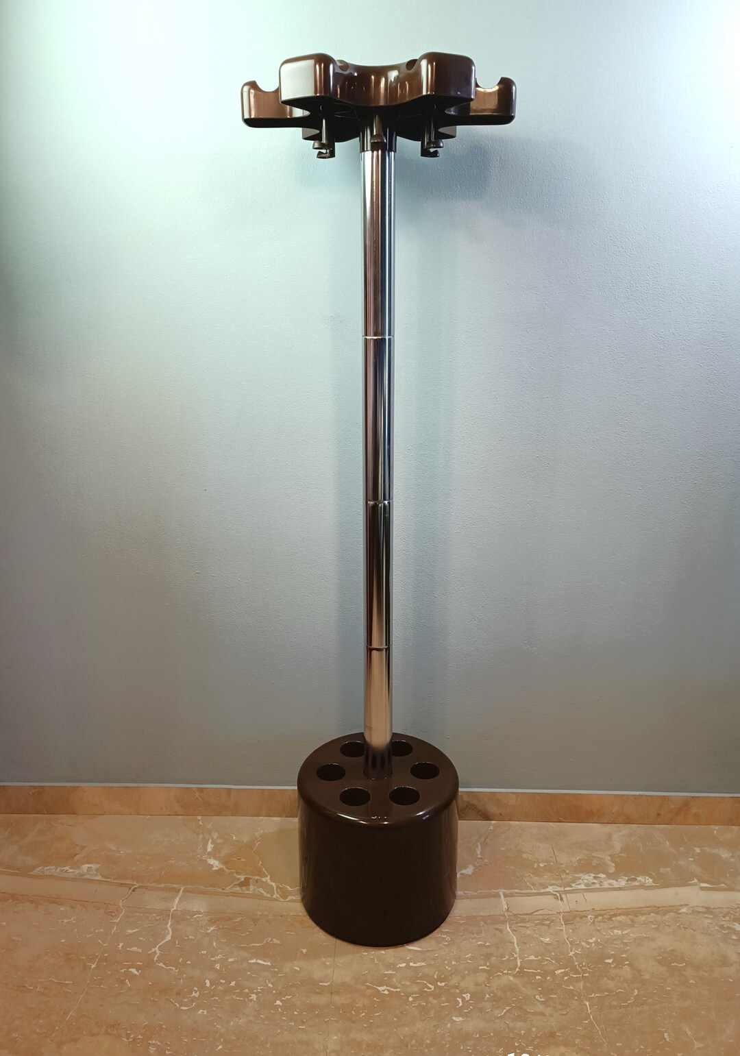 1970s VIP Coat Stand in Chrome-plated Steel and Brown ABS Plastic by ...