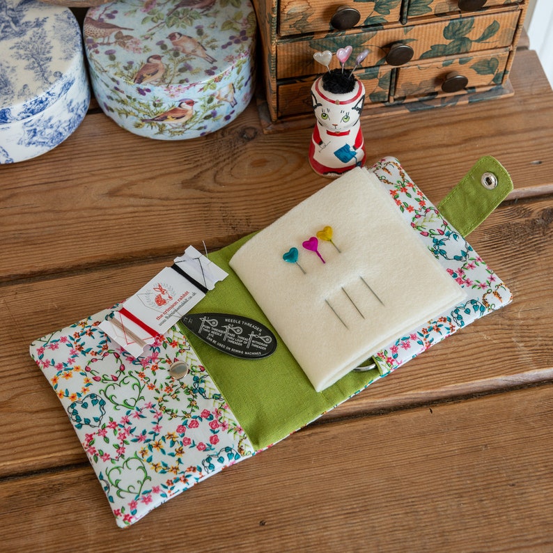 Liberty Tana Lawn Sewing Case: Floral Hearts Print, Essex Linen - Etsy UK