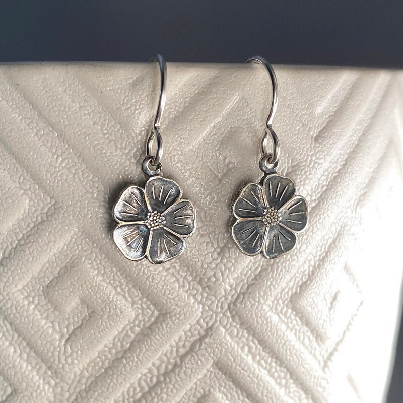 Silver Flower Earrings - Etsy