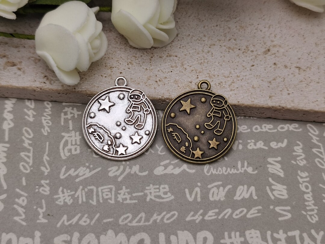 6/20 Piece Metal Astronaut Spaceman Cosmonaut Pendant Necklace Earring ...