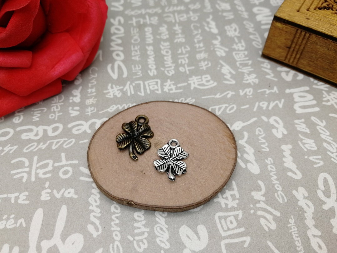 30/100 Piece Metal Shamrocks Four Leaf Clover Foliage Pendant Necklace ...