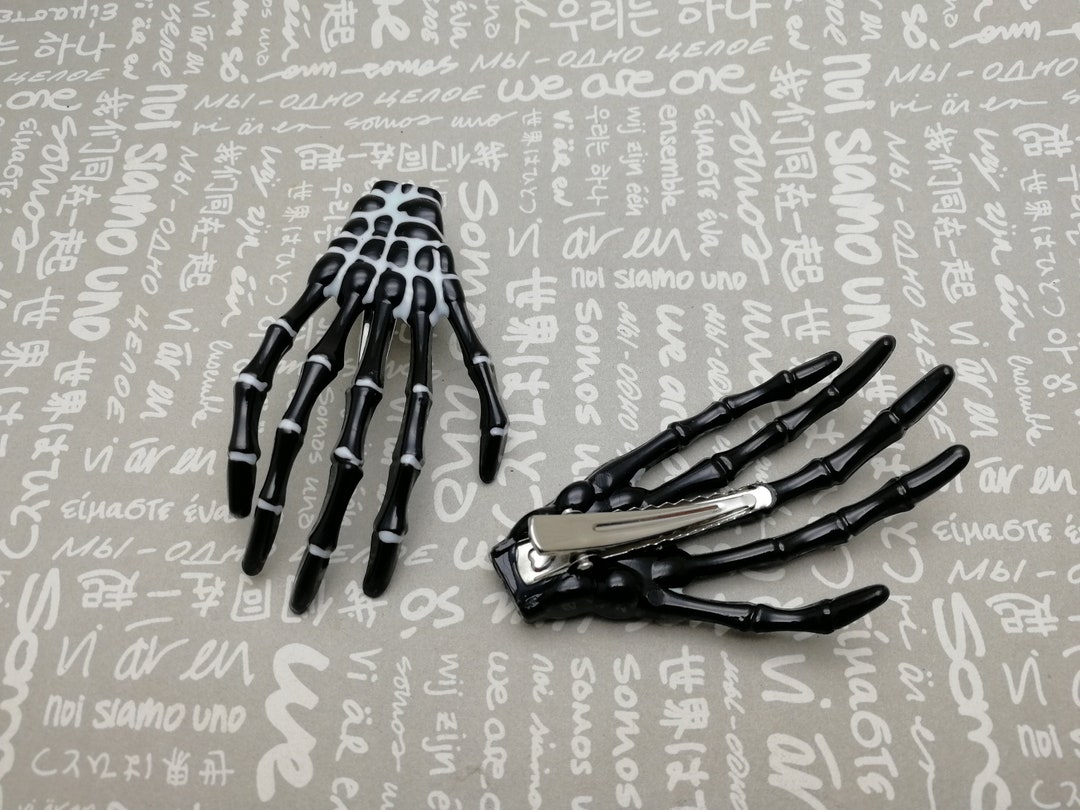 Plastic Halloween Bleeding Skeleton Hand Alligator Hair Clip , Black ...