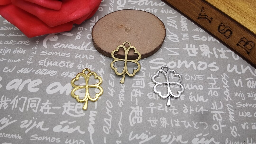 10/50 Piece Metal Shamrocks Four Leaf Clover Foliage Pendant Necklace ...