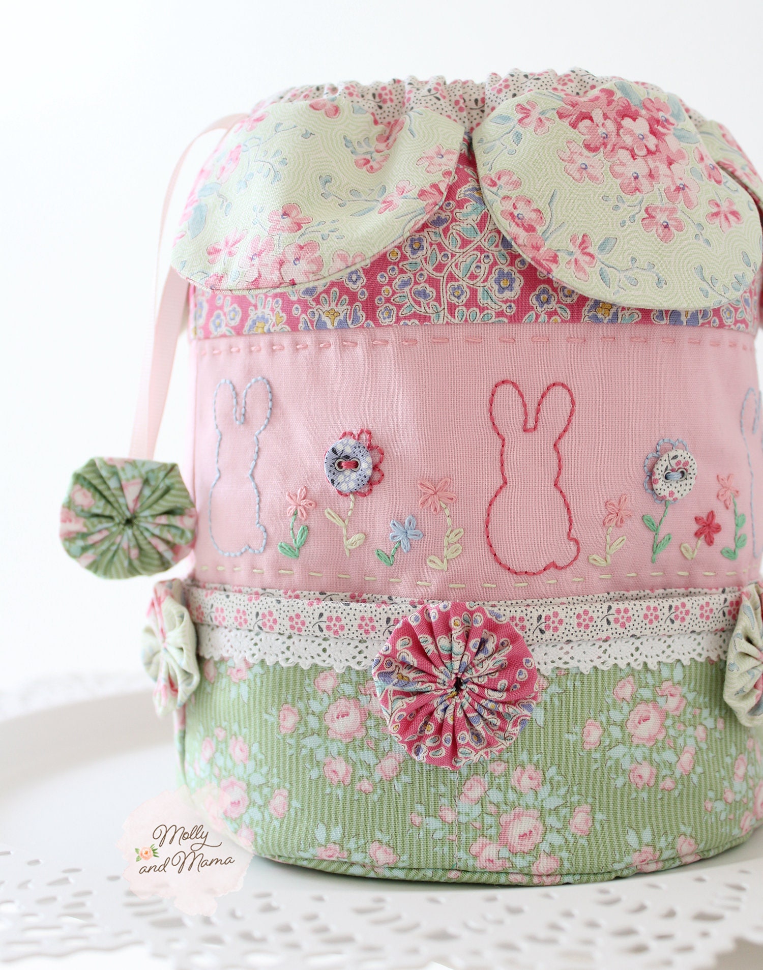 EASTER DILLY Bag PDF Sewing Pattern Sew A Drawstring bag with pretty petals fabric yoyo's & side ...