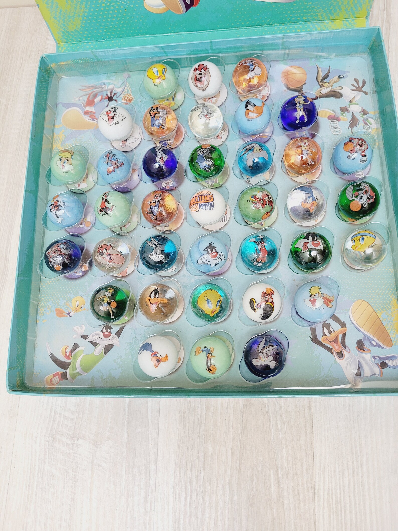 37 Looney Tunes Marbles Set in Box of Comics Cartoon Children Retro ...