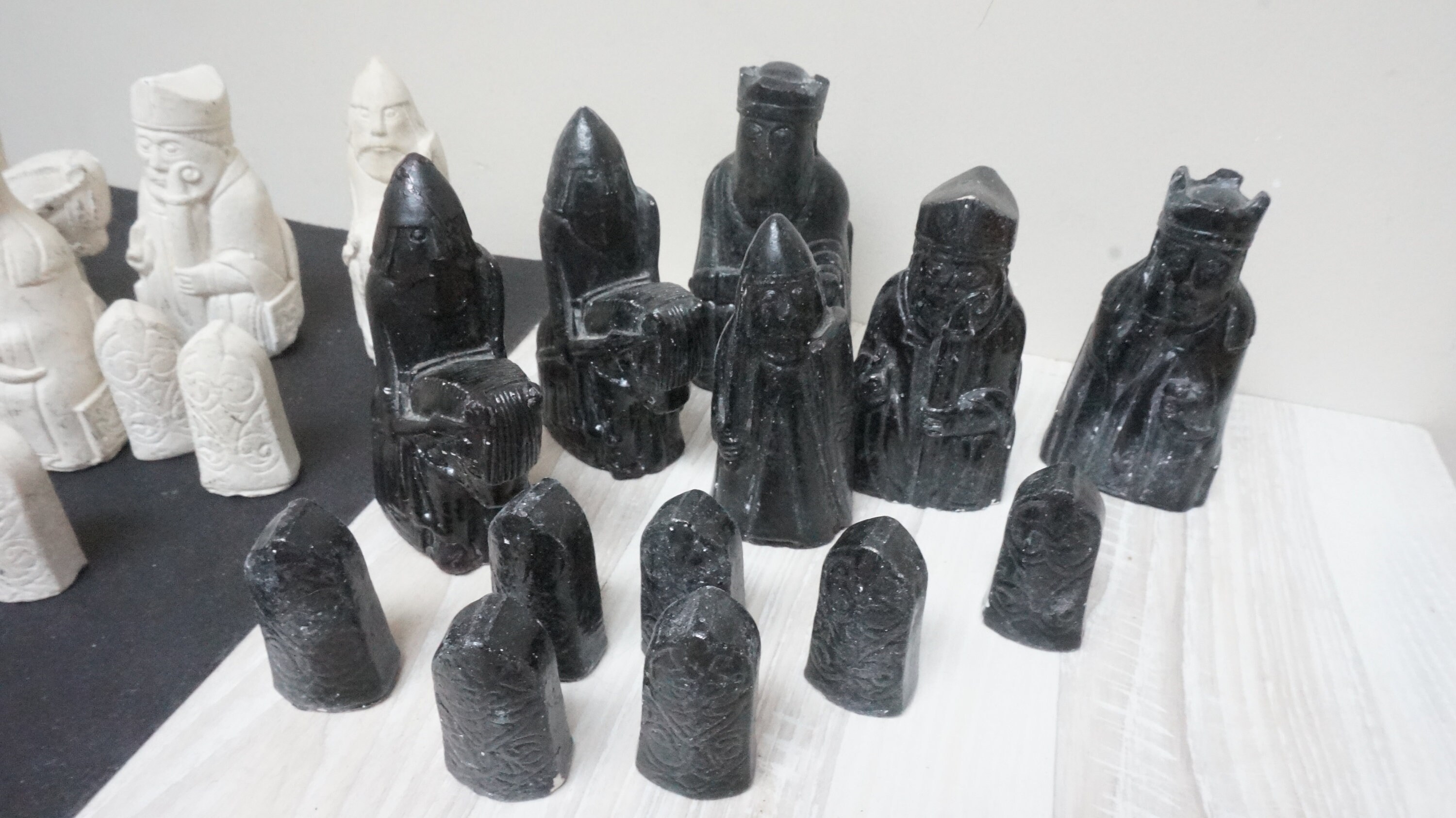Board Games Games & Puzzles Incomplete 25 chalkware chess chalk ware ...