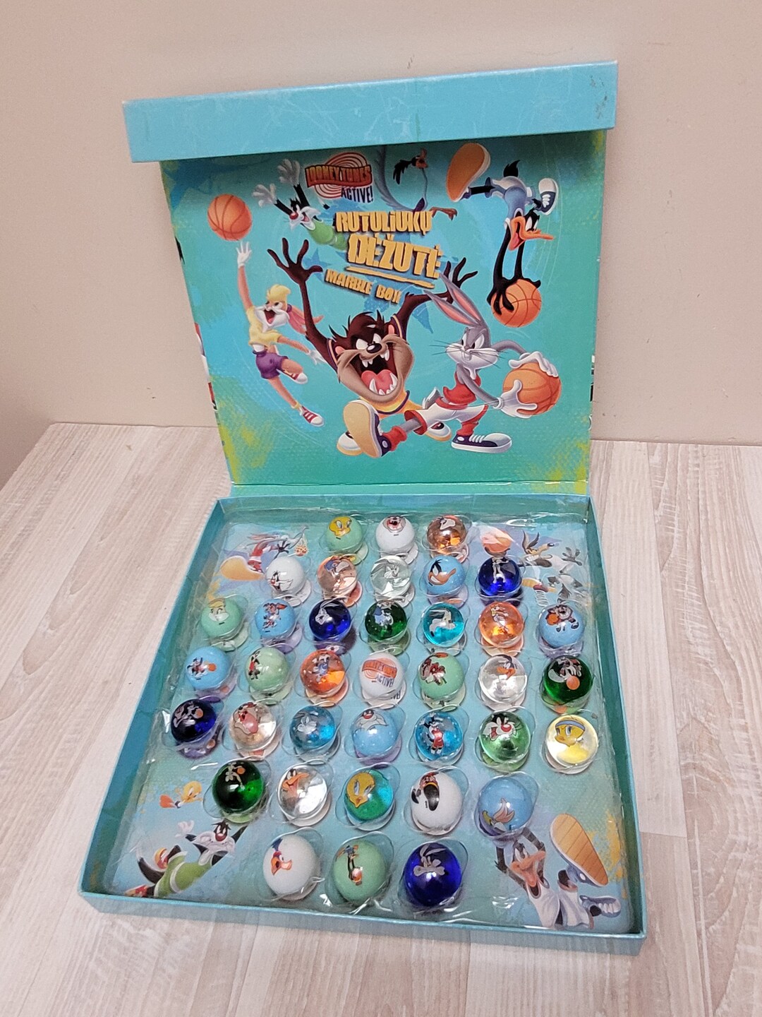 37 Looney Tunes Marbles Set in Box of Comics Cartoon Children Retro ...