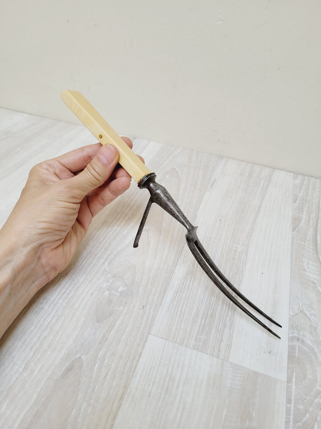 Bakelite Meat Carving Fork, Finger Guarded English C. 1940s Retro ...