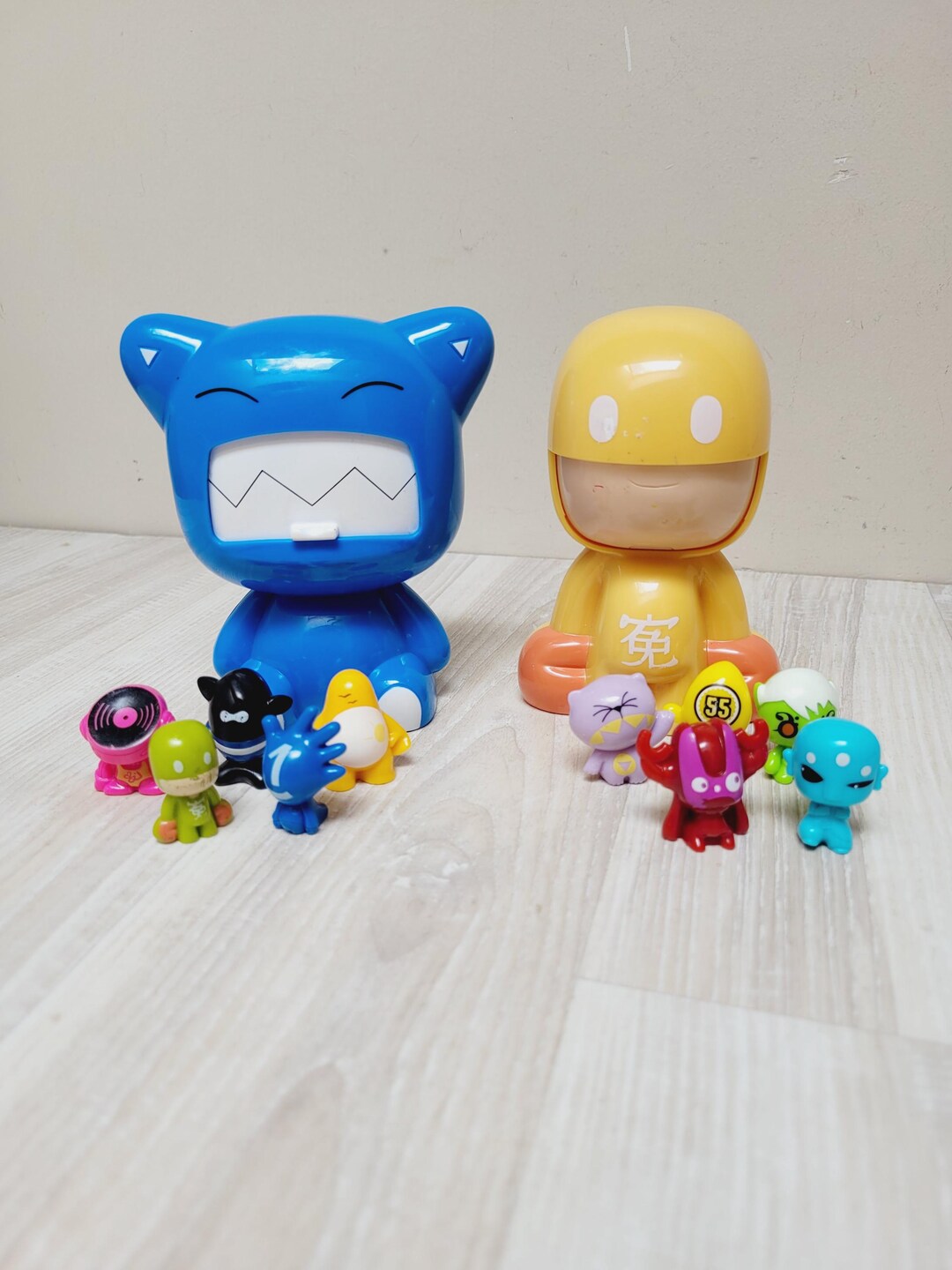 Choose Crazy Bones Gogo's Clip-on Molly or Nasako Box +5 Figurine Set ...