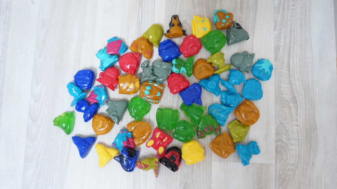 10 zufällig ausgewählte Dracco Heads Crazy Bones Gogos Sammlung ...