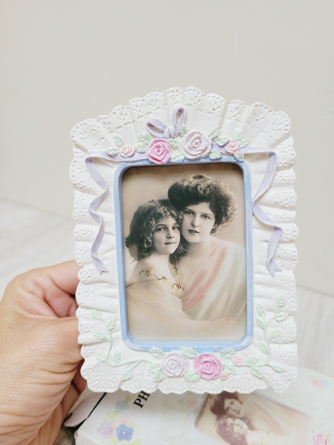 Rectangle Resin Frame for Photo or Picture, Romantic White With Ruffle ...