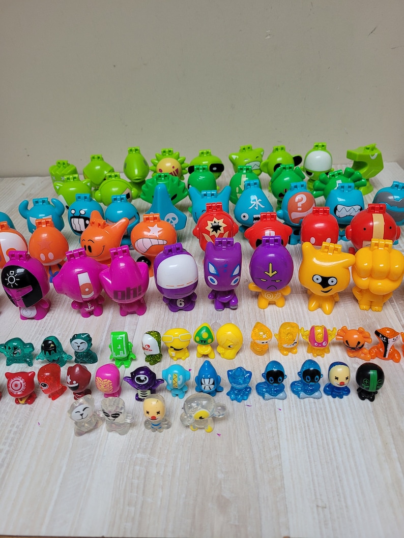 Choose Gogo's Crazy Bones Mega + Mini Metropolis Figurine, Jumbo Big ...