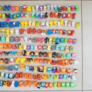 10 or 20 Random Crazy Bones Gogos Mini Monster Plastic Figurines Retro ...