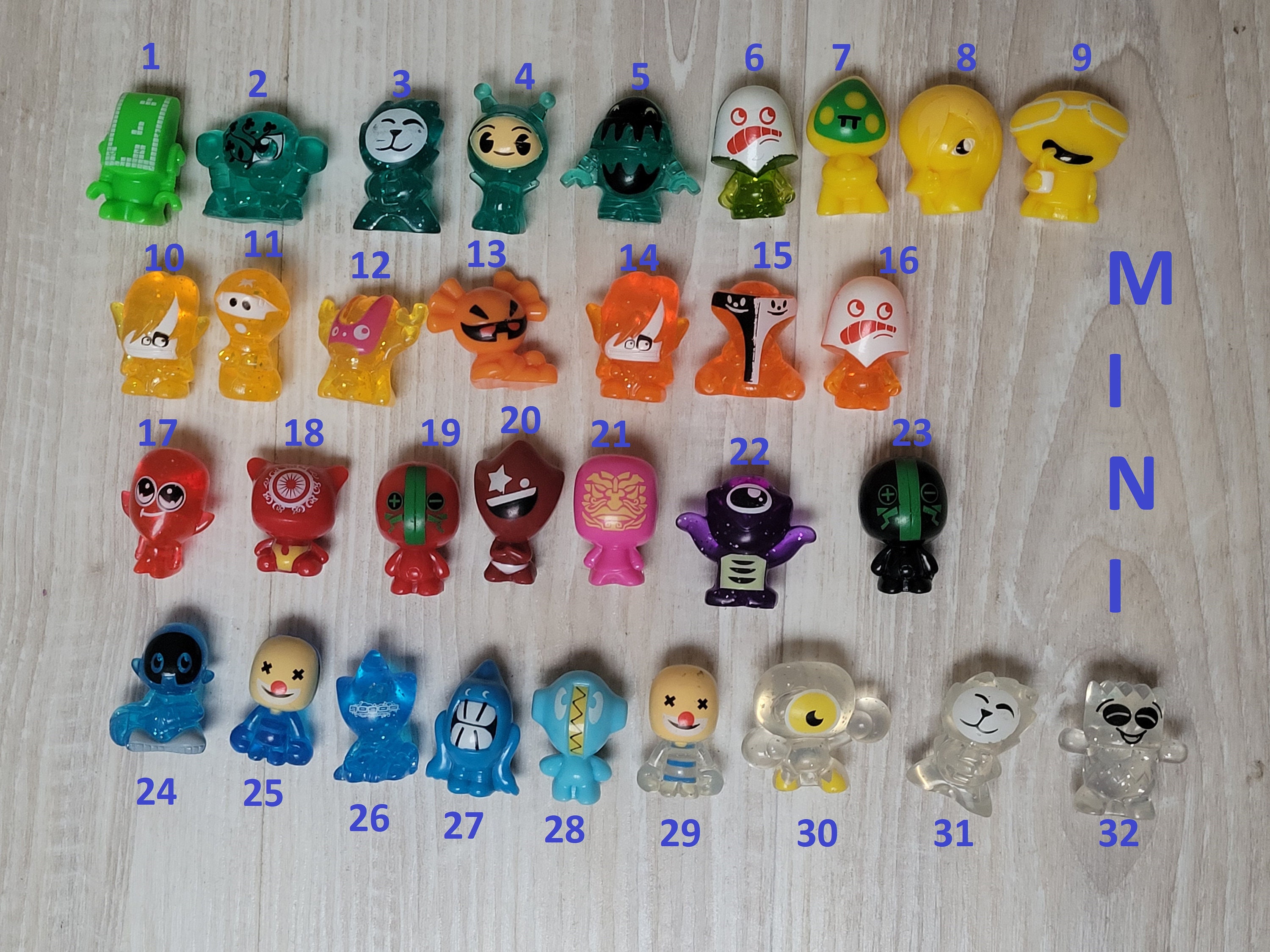 Choose Gogo's Crazy Bones Mega + Mini Metropolis Figurine, Jumbo Big ...