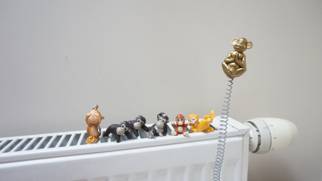 7 Monkeys Lot: Kinetic Meditating Praying Monkey Keychain - Etsy UK