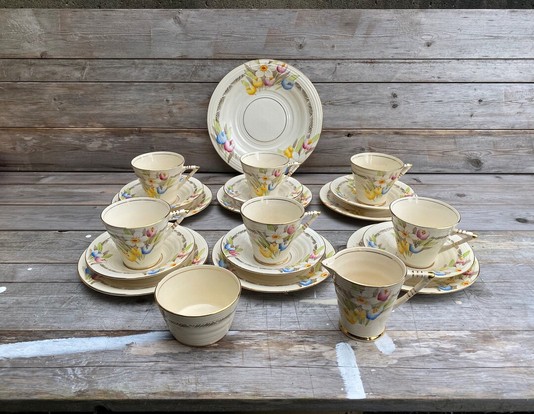 21 Piece Phoenix Ware, Bouquet, Dessert Set, Hand Painted Tulips and ...