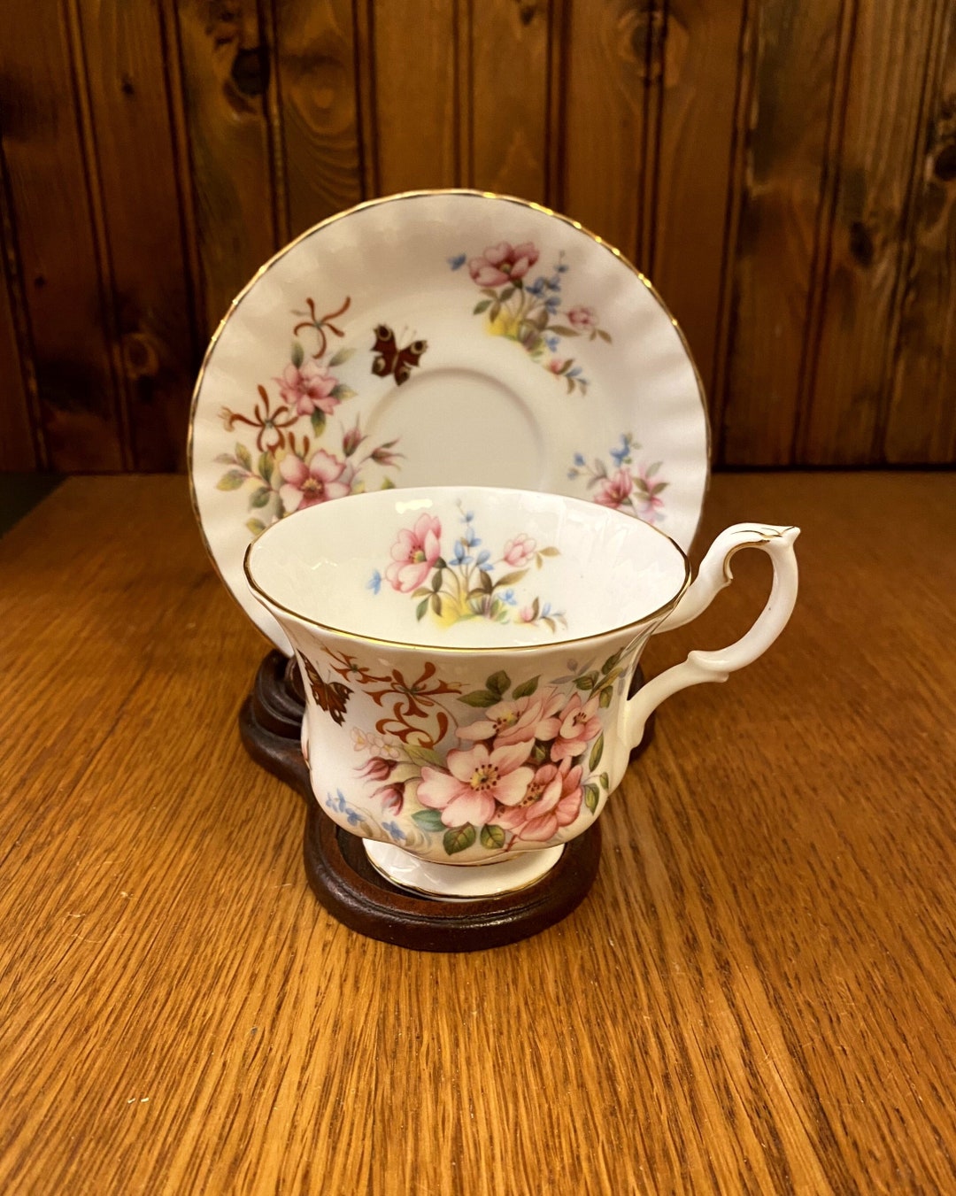 Royal Albert Country Life Series, Sweet Brier Teacup and Saucer, Wild ...