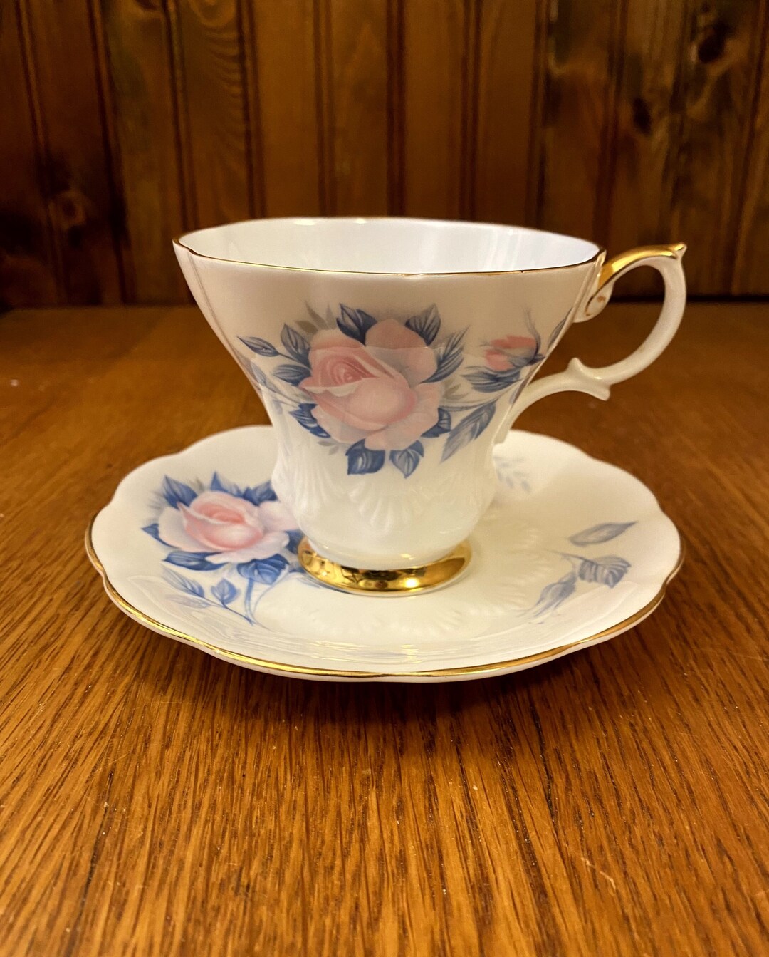 Royal Albert Pink Roses, Un Named, Lyric Shape Teacup and Saucer - Etsy UK
