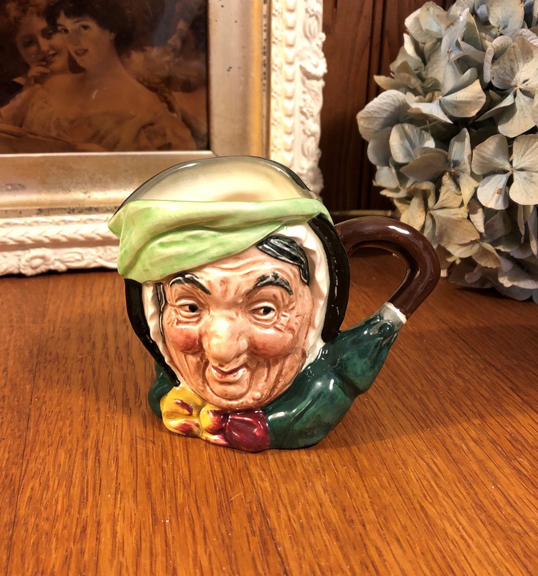 Royal Doulton Sairey Gamp D 6146, Mini Toby Jug, Old Lady in Green Toby ...