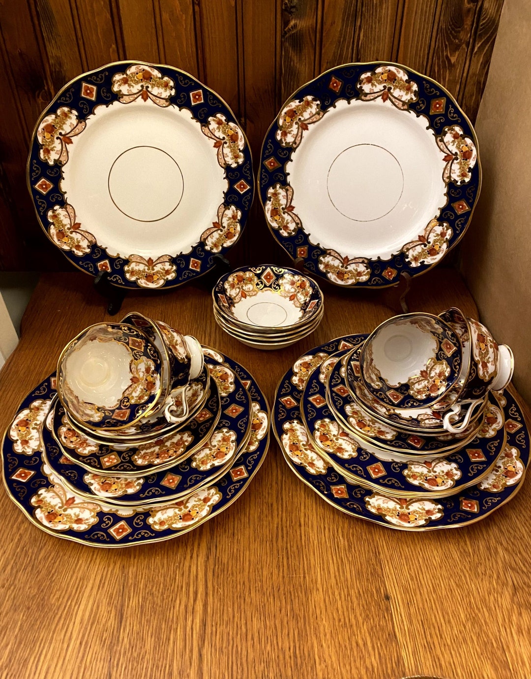 24 Piece Royal Albert Heirloom China Service for 4, Imari Style ...