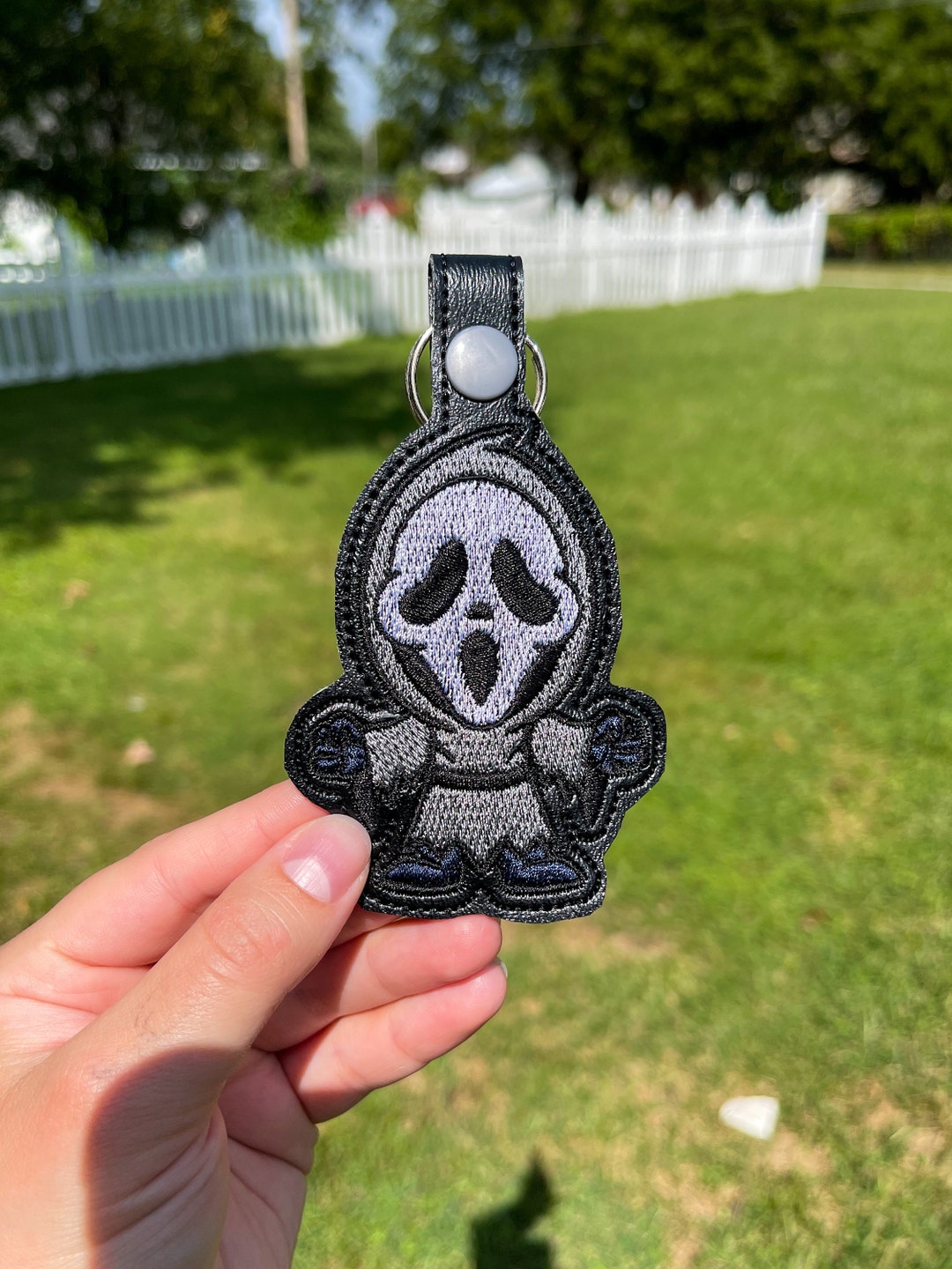 Scream Key Fob, Ghostface Keychain, Halloween Cartoon Character, Serial ...