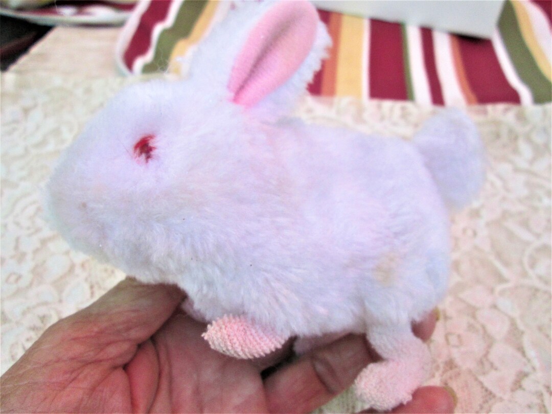 Wind up Plush White Hopping Bunny Rabbit Toy Easter Rabbit Hopper ...