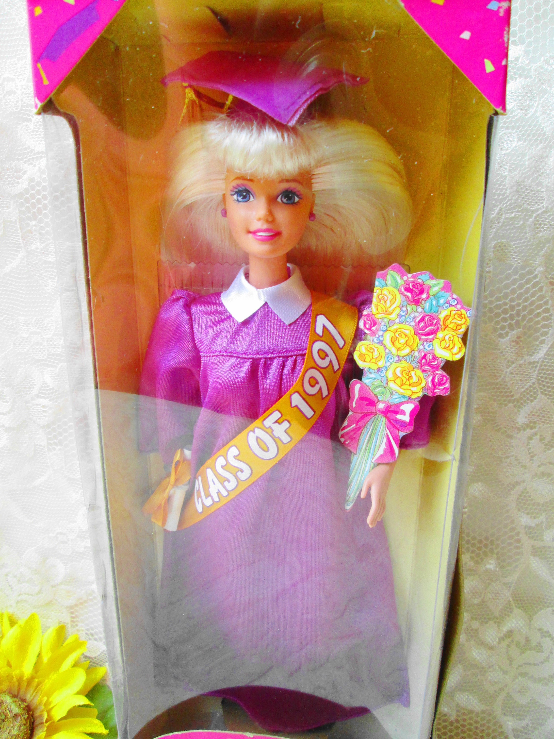 Graduation Barbie Doll Special Edition NIB 1997 Banner Mattel - Etsy UK