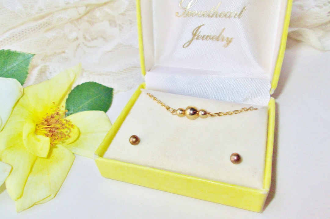 Gold Metal Balls Jewelry Set Vintage Sweetheart Jewelry Gold Minimalist ...