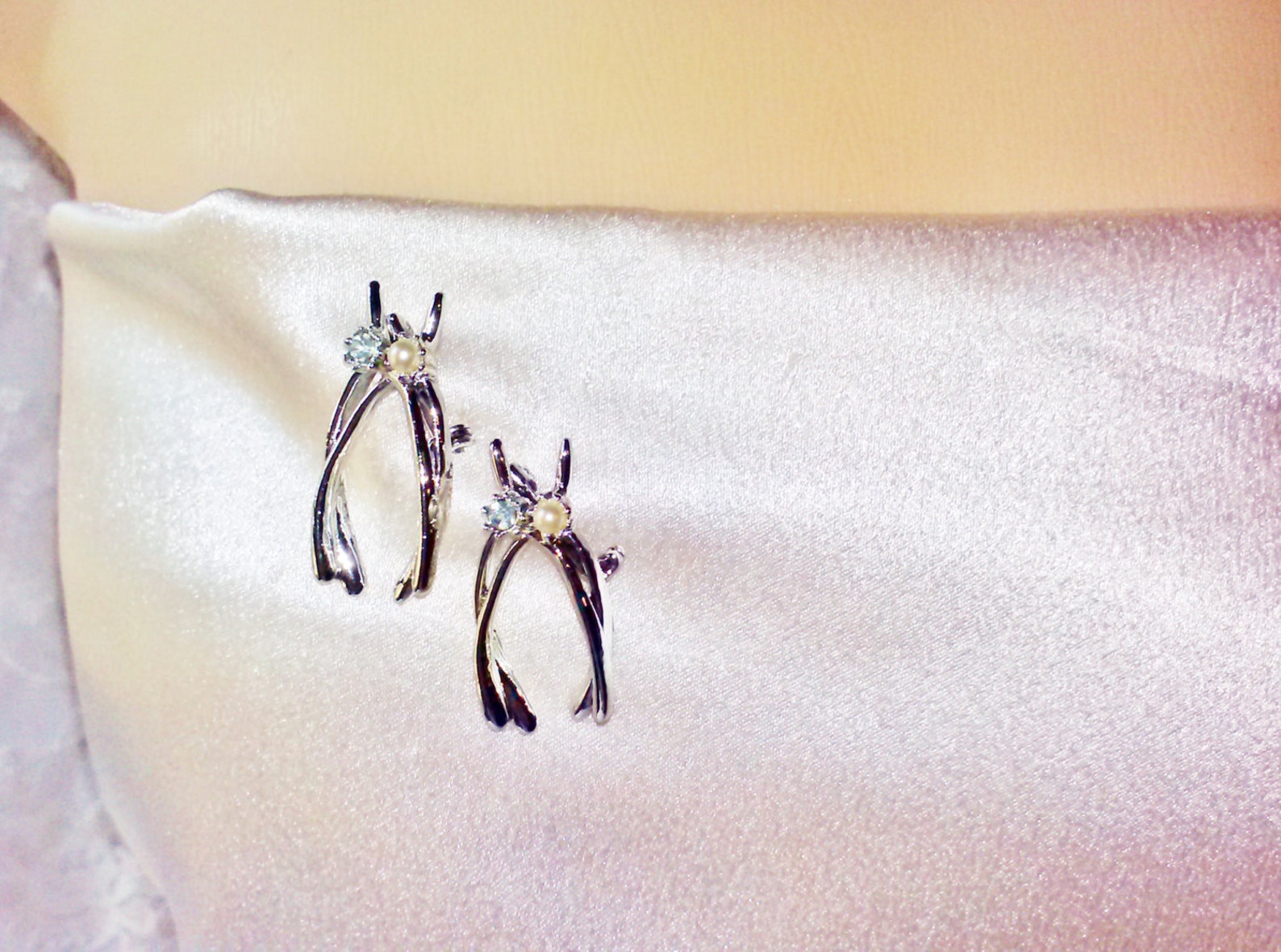 Double Wishbone Brooch Pin Crystal Rhinestone & Faux Pearl - Etsy